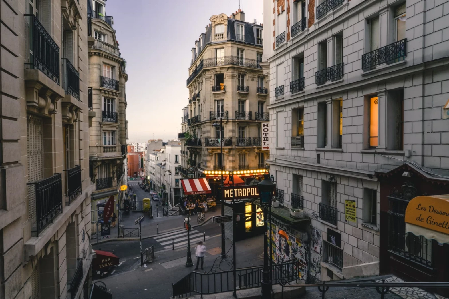 Best Retail Areas in Paris for High-Fashion Pop-Up Stores