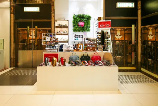 Exploring the Benefits of Pop-Up Shops for Digitally Native Vertical Brands